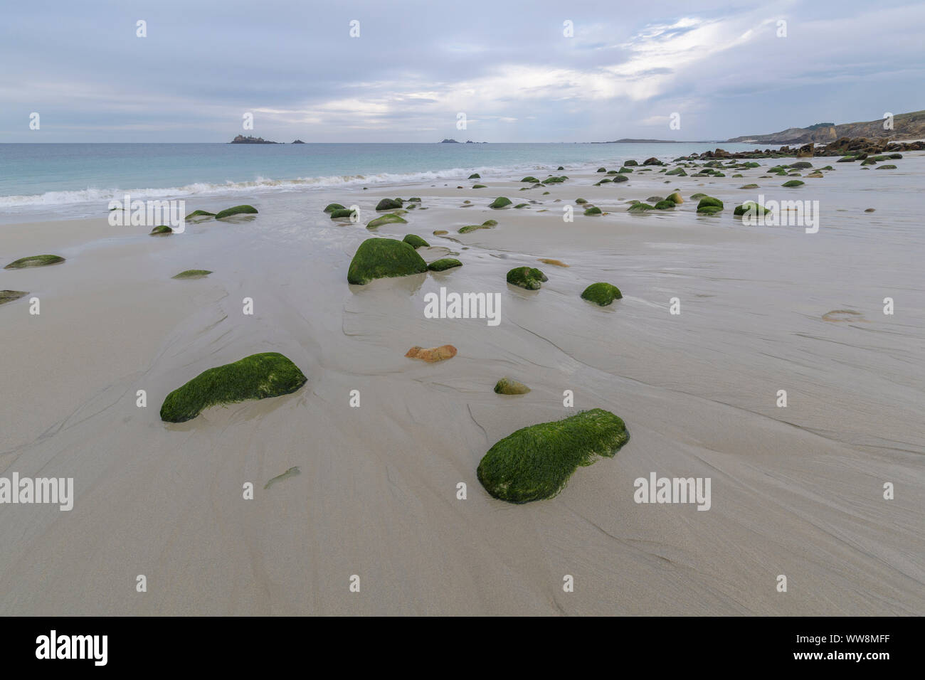 Sandy beach with stones, Plage de Ruscumunoc, Plouarzel, Finistere ...