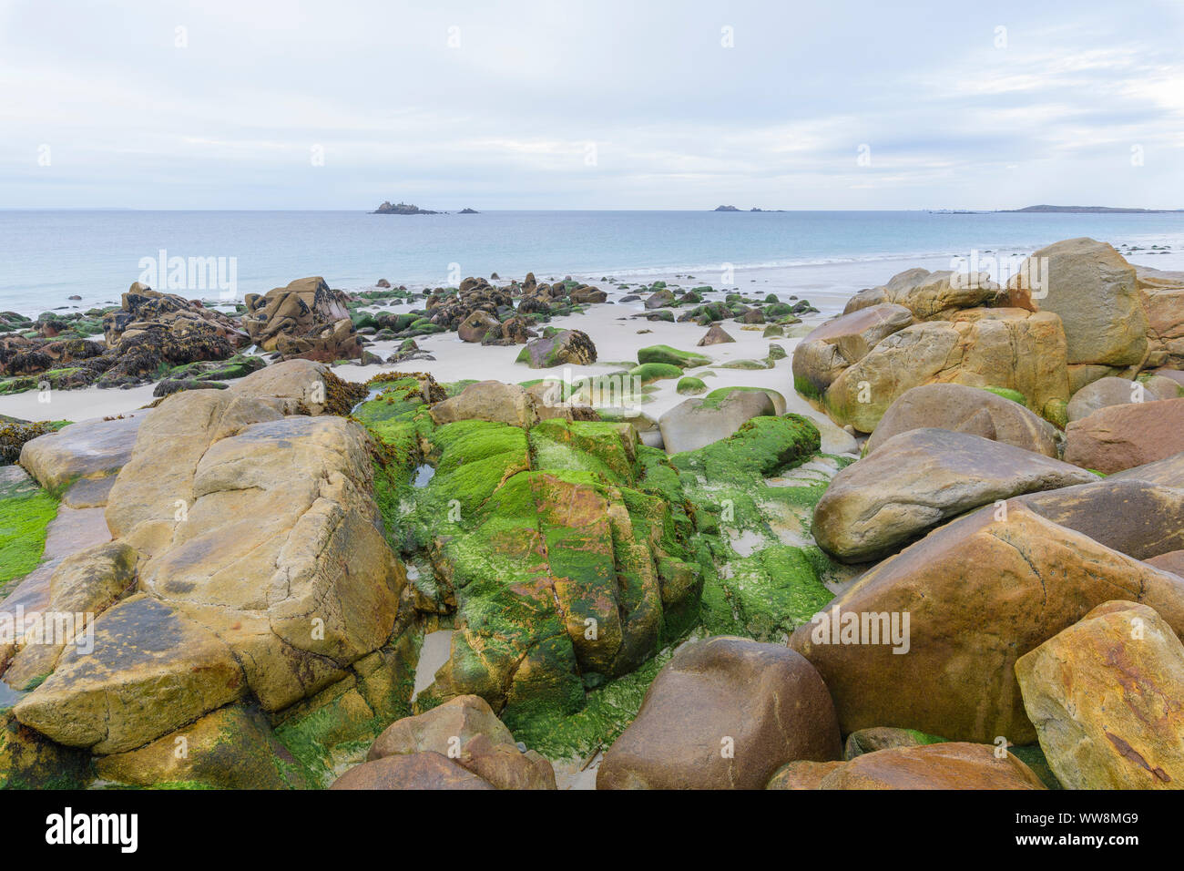 Sandy beach with stones, Plage de Ruscumunoc, Plouarzel, Finistere ...