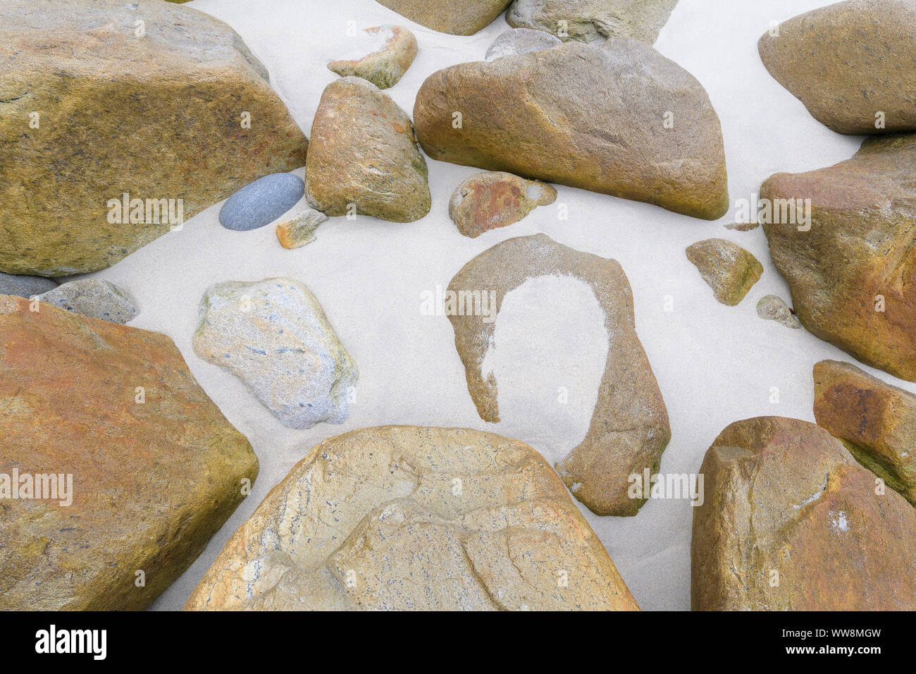 Sandy beach with stones, Plage de Ruscumunoc, Plouarzel, Finistere ...