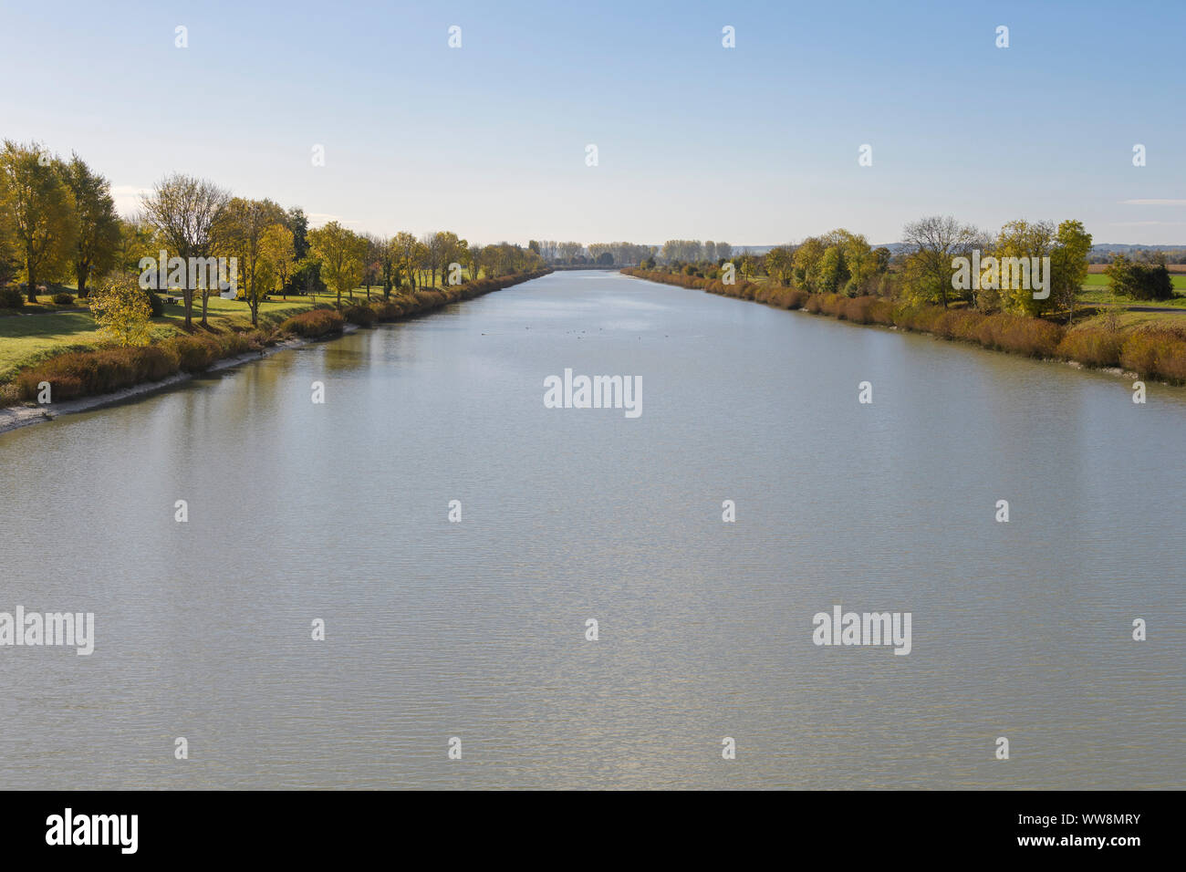 Couesnon river in autumn, Mont-Saint-Michel, Manche department ...