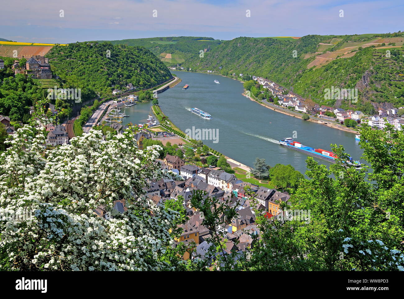 Rhine valley with the villages st goar and st goarshausen hi-res stock ...