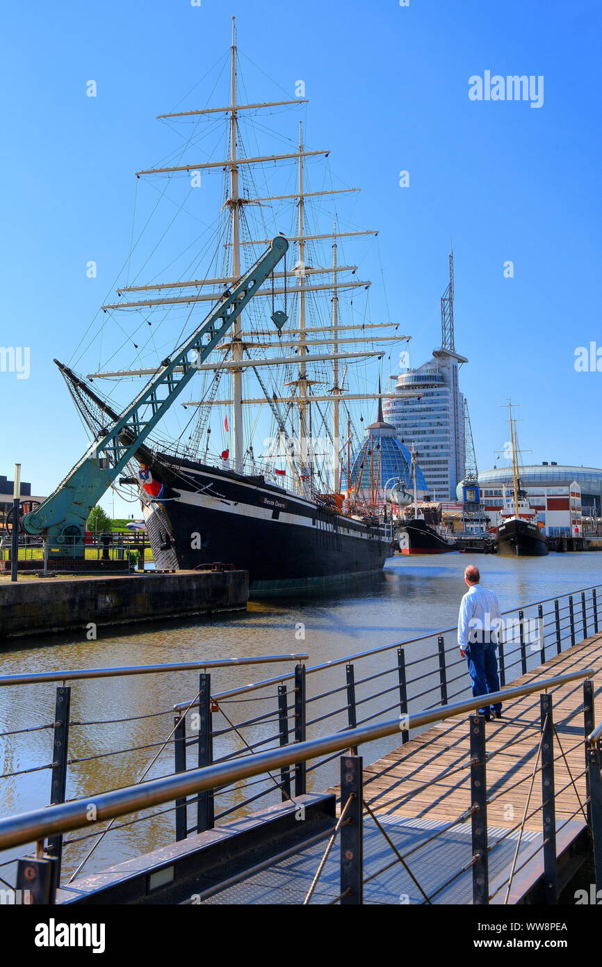 Old harbour with sailing ship seute deern hi-res stock photography and ...
