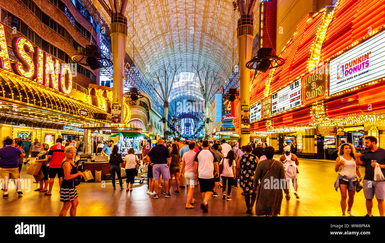 Fancy street light hi-res stock photography and images - Alamy