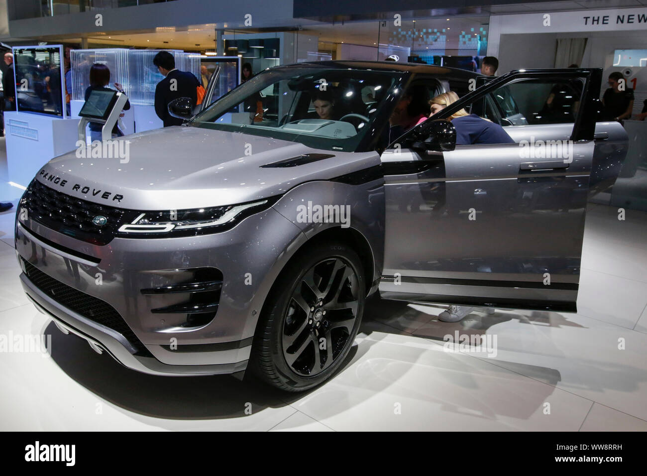 Range rover evoque p2000 hi-res stock photography and images - Alamy