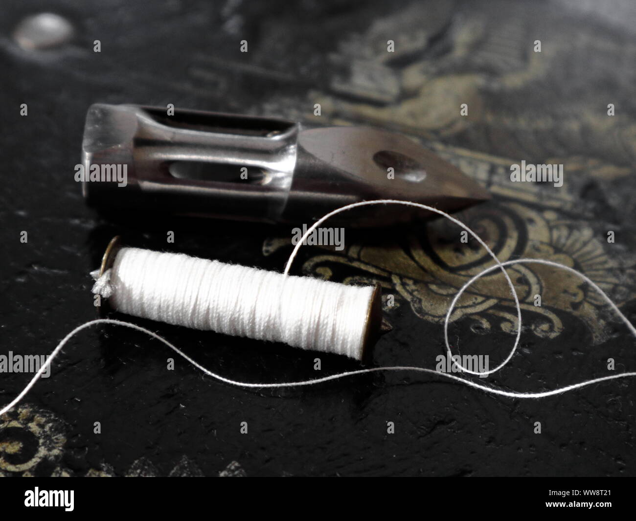 Singer antique sewing machine hi-res stock photography and images - Alamy