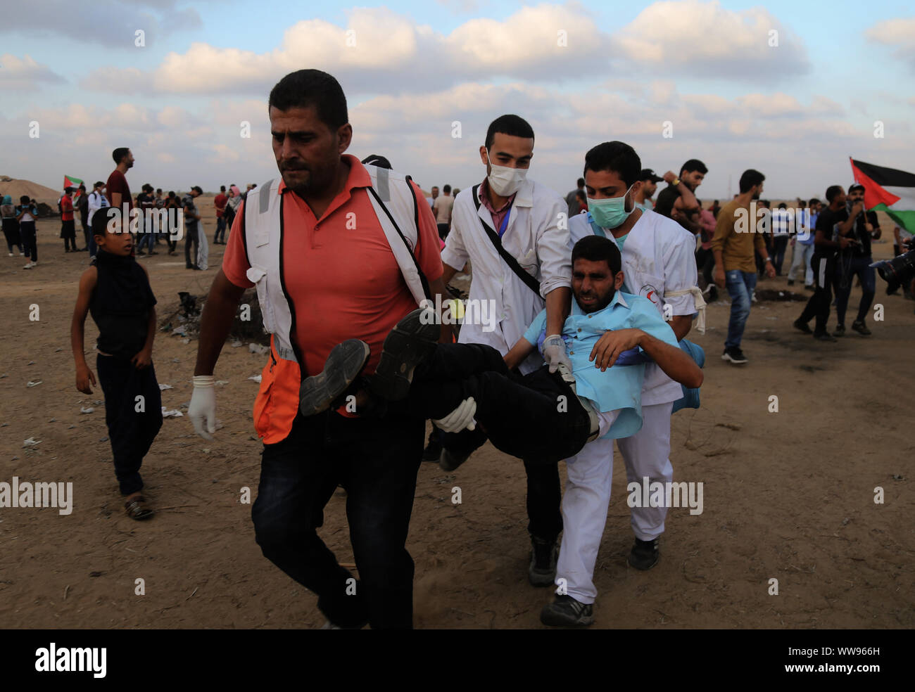 Wounded medic hi-res stock photography and images - Alamy