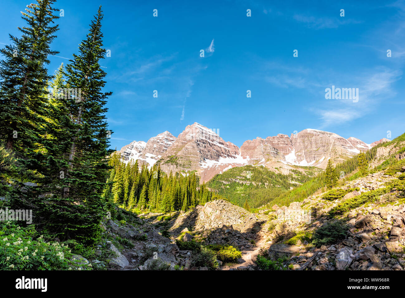 Maroon bells trail hi-res stock photography and images - Alamy