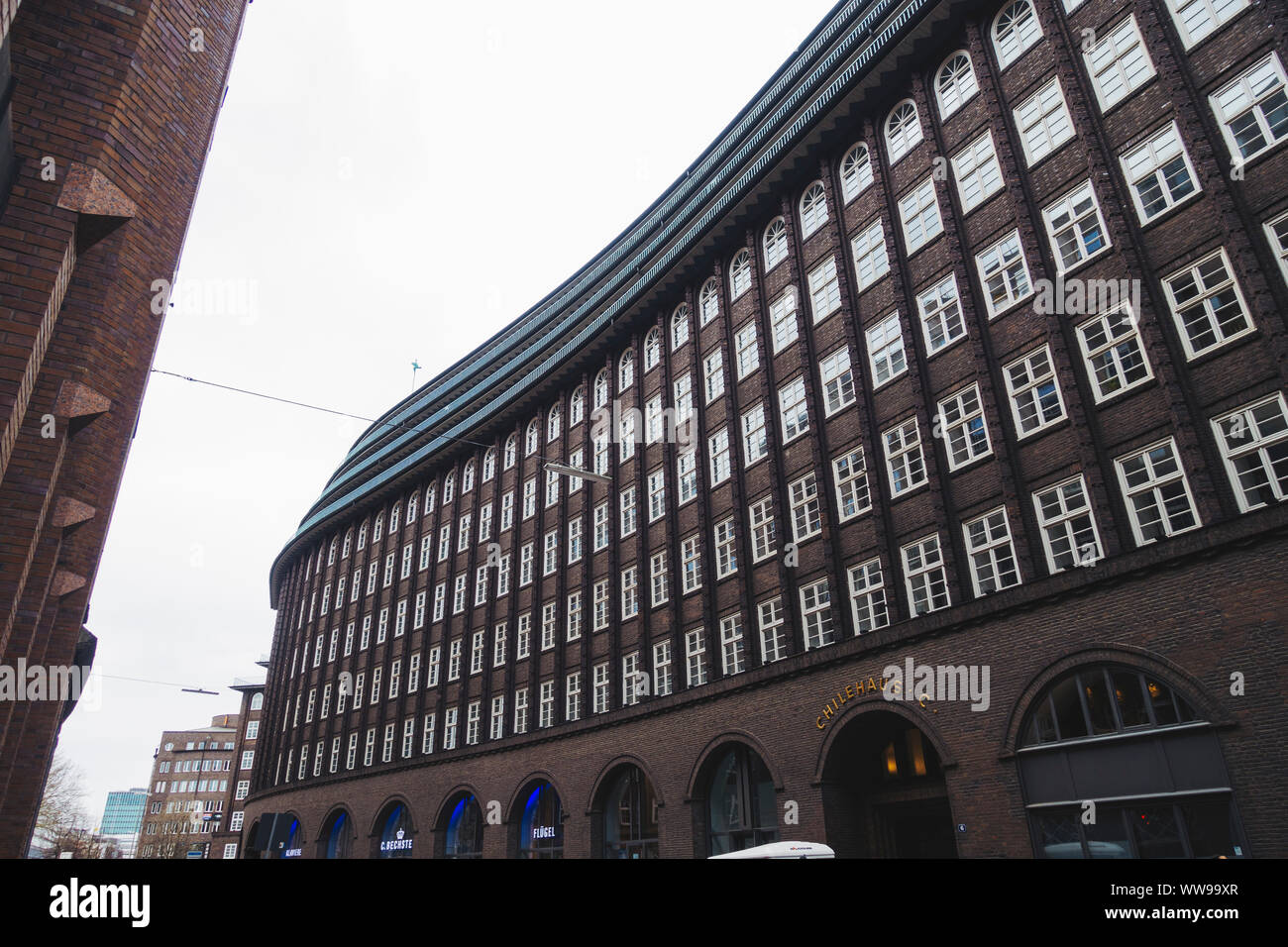 The iconic sweeping black Brick Expressionist design of Chilehaus ...