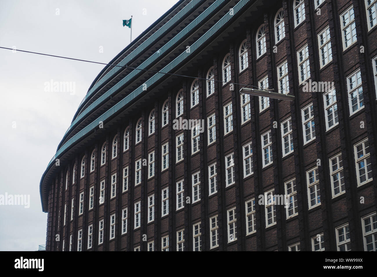 The iconic sweeping black Brick Expressionist design of Chilehaus ...