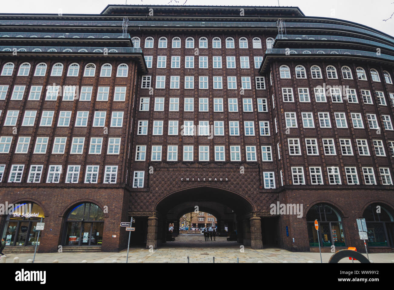 The iconic sweeping black Brick Expressionist design of Chilehaus ...