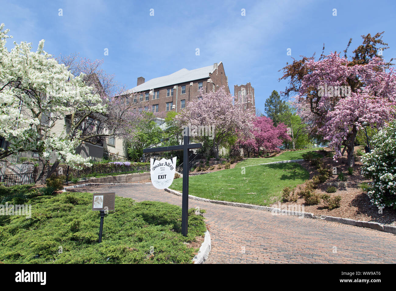 Historic Snake Alley; crookedest street in the world, in Burlington ...