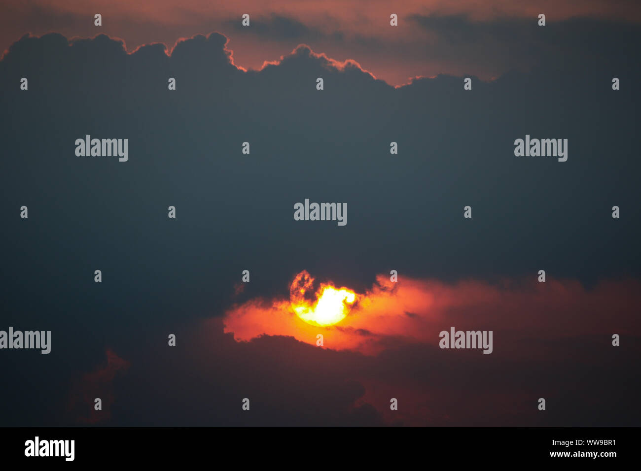 Dusky sky hi-res stock photography and images - Alamy