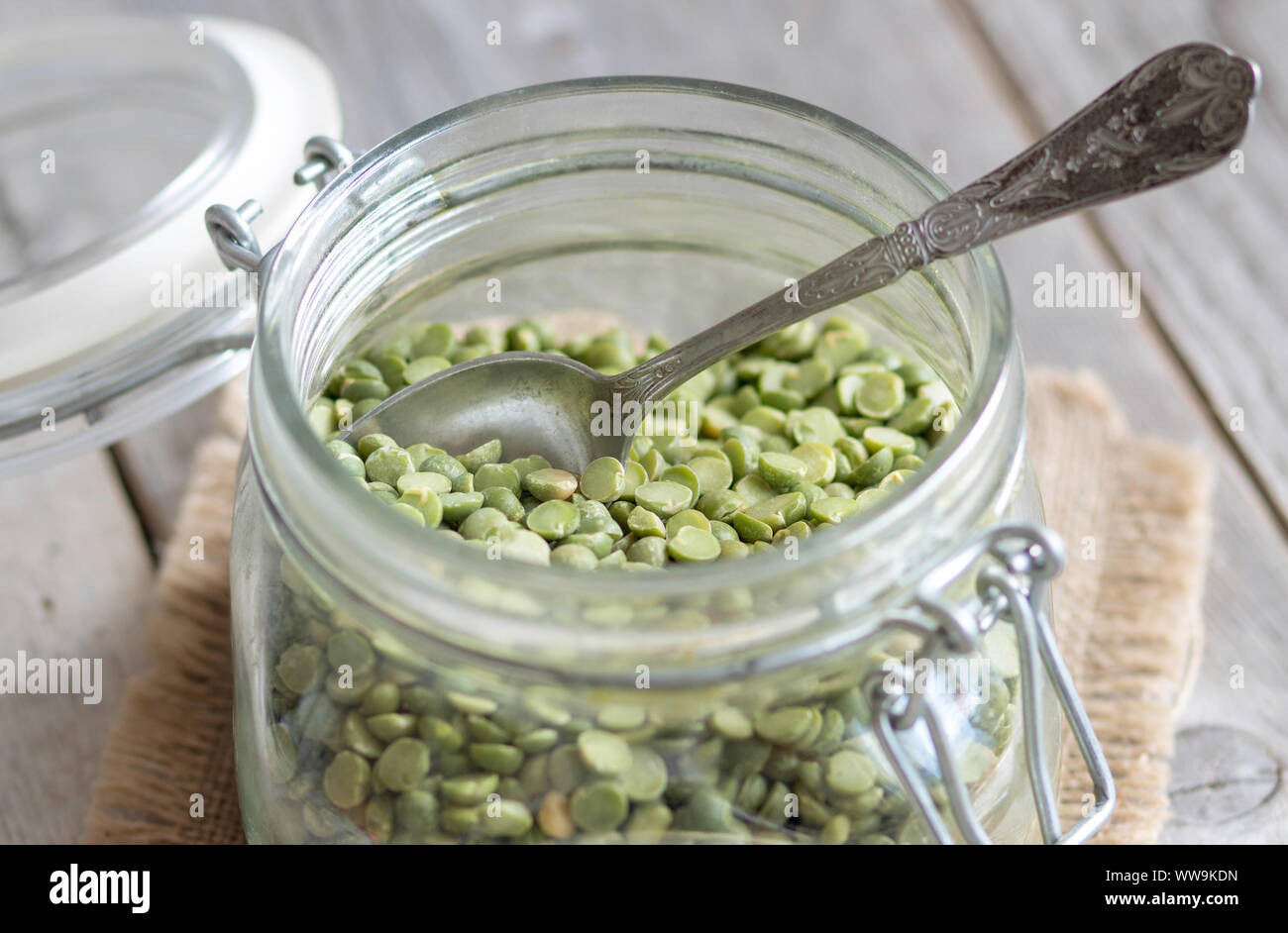 Peas spoon detail hi-res stock photography and images - Alamy