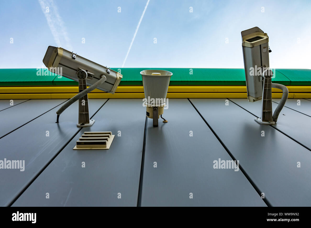 Dynamic tracking hi-res stock photography and images - Alamy