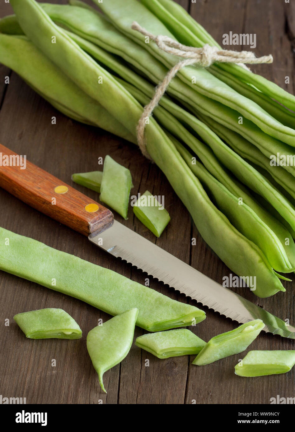 Piattoni green beans knife hi-res stock photography and images - Alamy