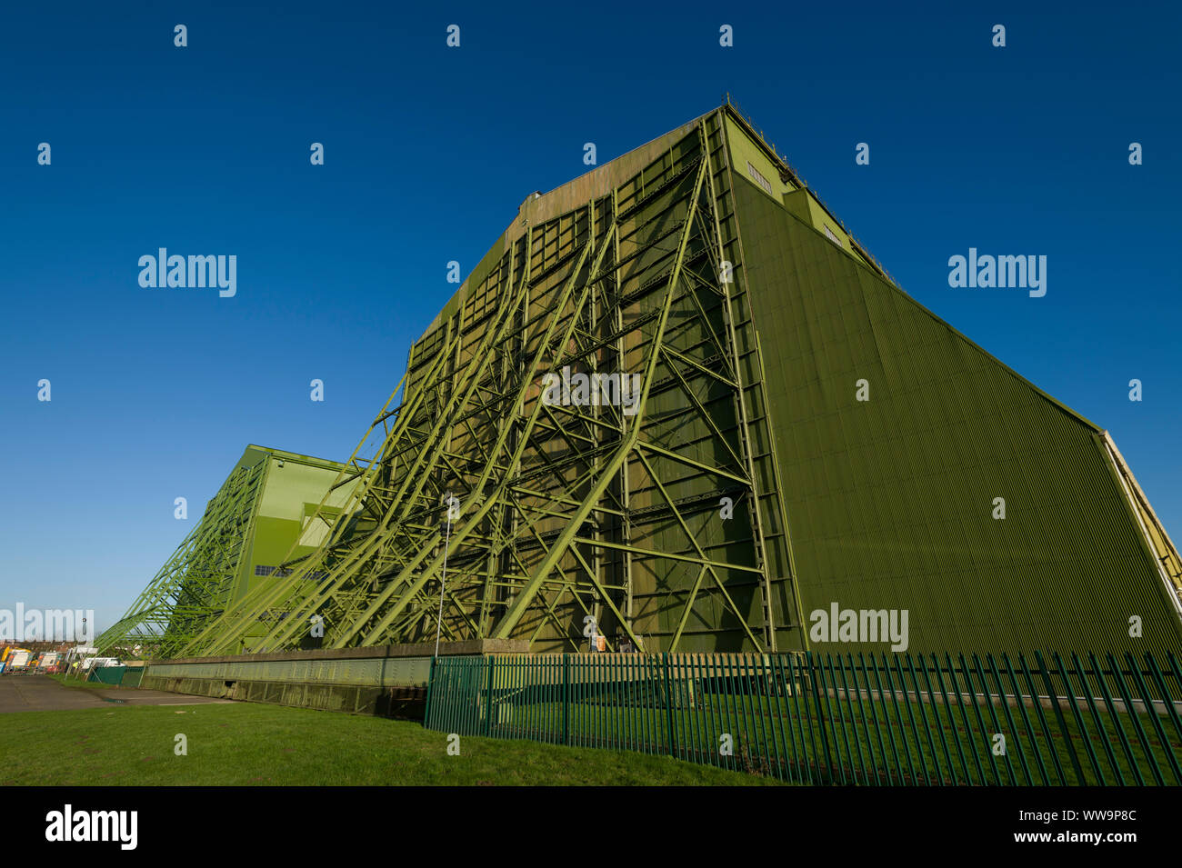 Cardington airship sheds hi-res stock photography and images - Alamy