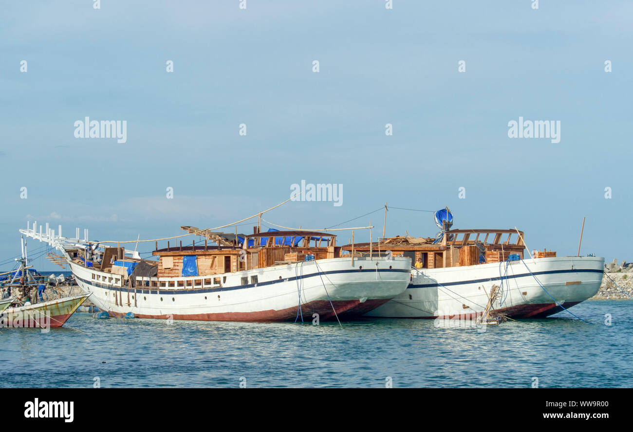Traditional wooden boat being built at Bira, in South SUlawesi Stock ...