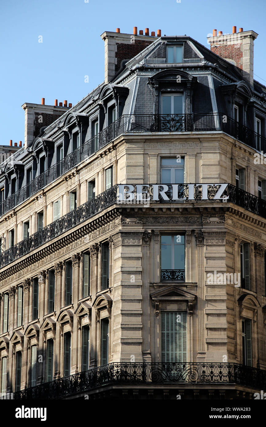 Berlitz building paris hi-res stock photography and images - Alamy