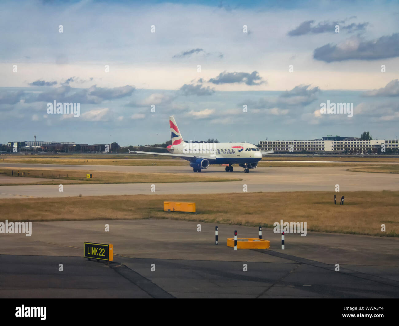 British airways grounded aircraft hi-res stock photography and images ...