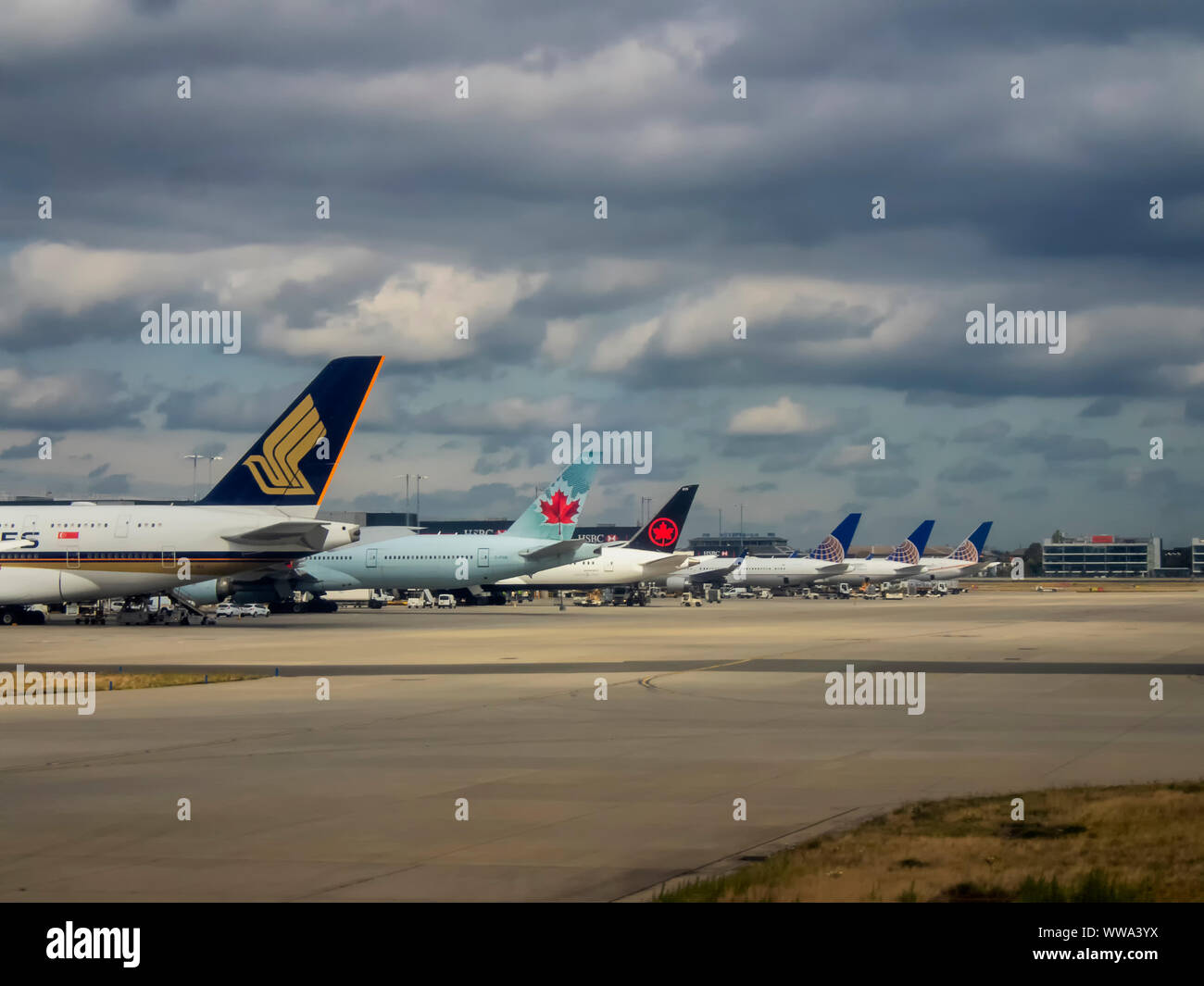 Heathrow airport tarmac view hi-res stock photography and images - Alamy