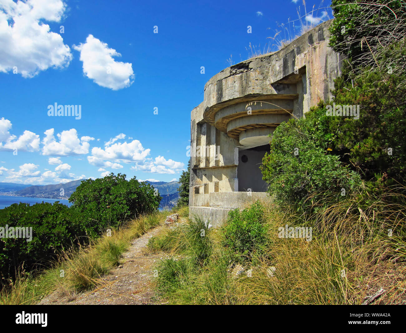 Ww ii bunker hi-res stock photography and images - Alamy