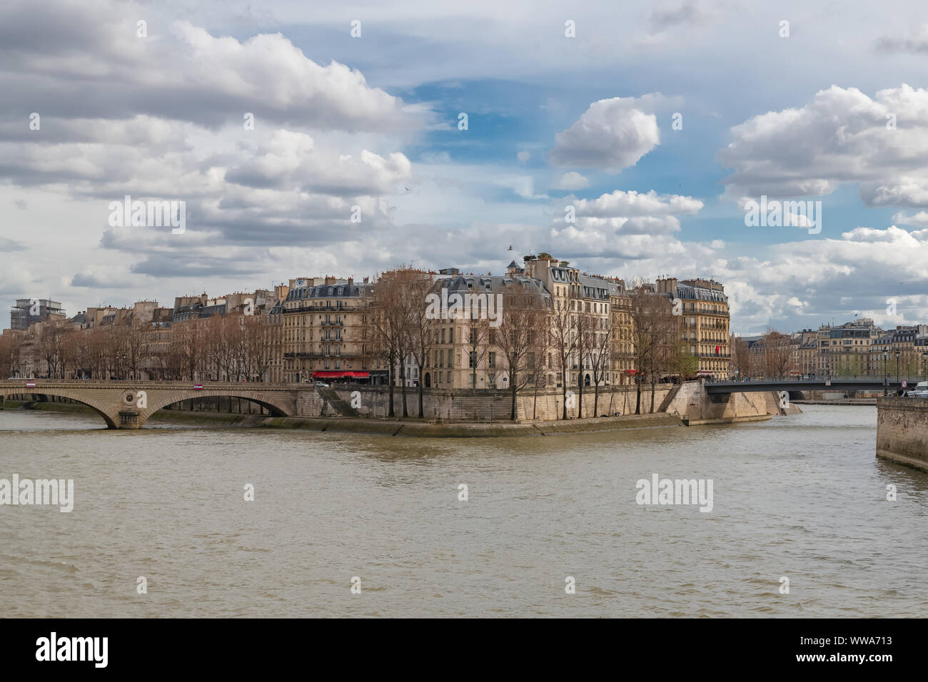 Paris, view of the Seine, with the Louis-Philippe bridge and the Saint ...