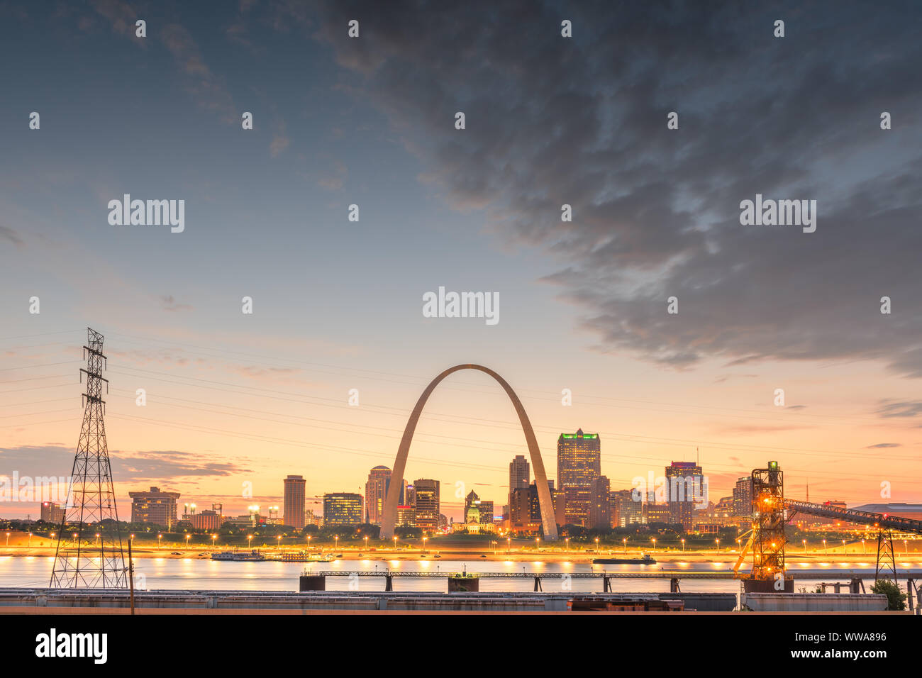 St. Louis, Missouri, USA downtown cityscape on the river at dusk Stock ...