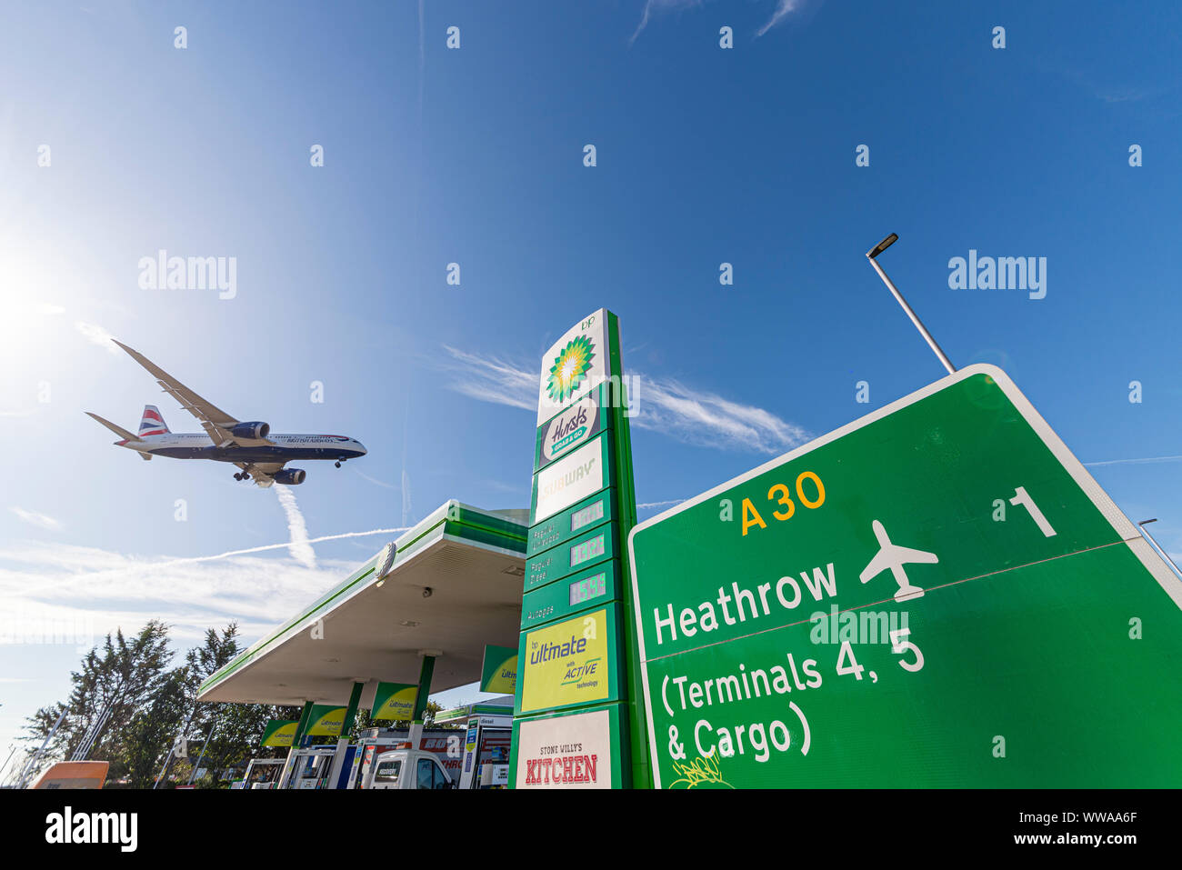 Bp garage hi-res stock photography and images - Alamy