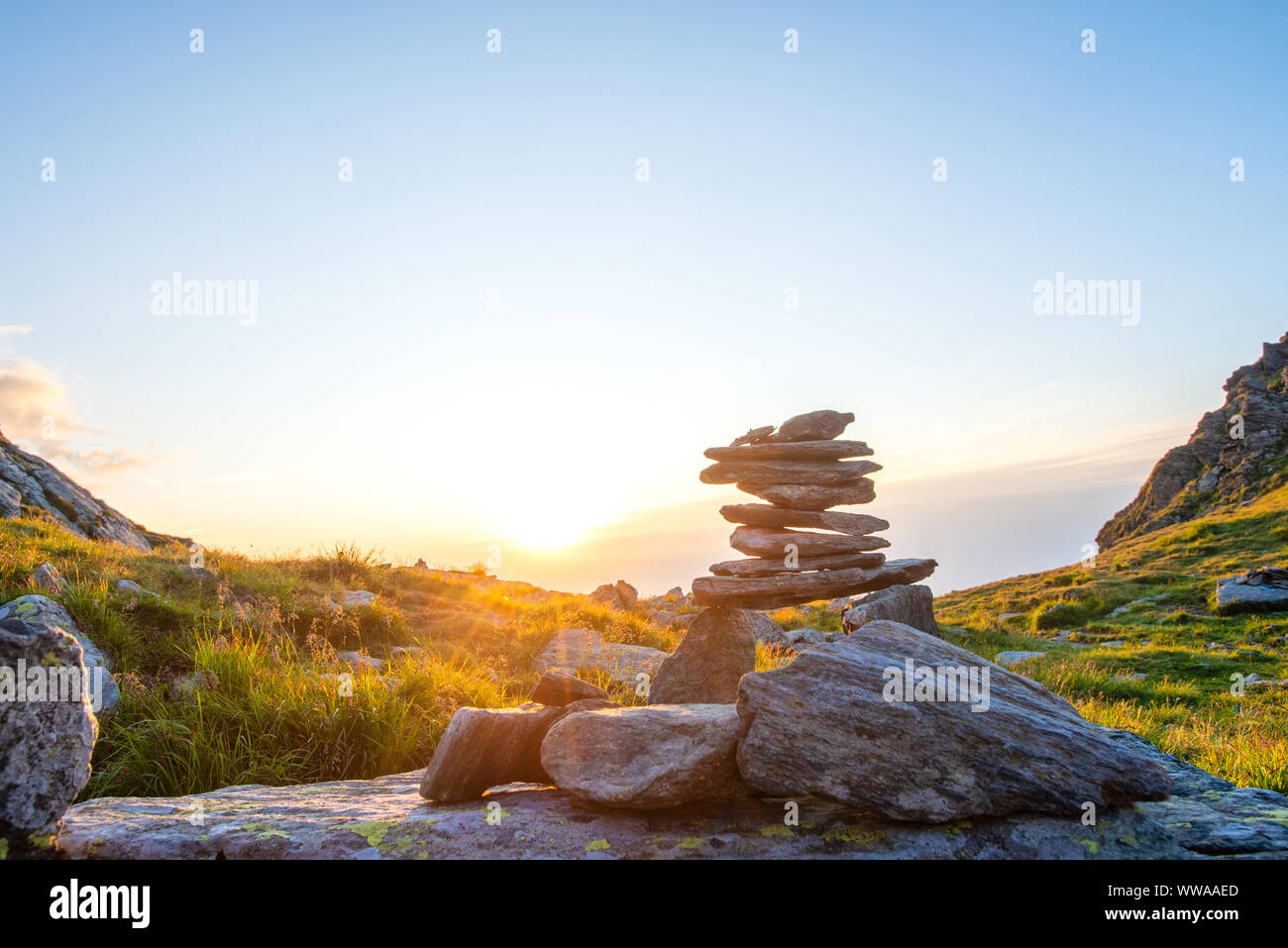 Stacked rocks rock sculpture hi-res stock photography and images - Alamy