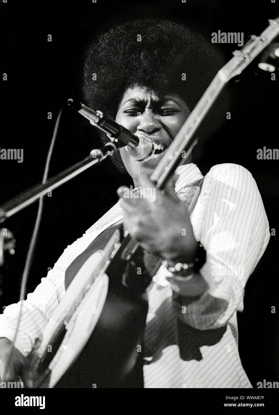 Joan armatrading 1976 hi-res stock photography and images - Alamy
