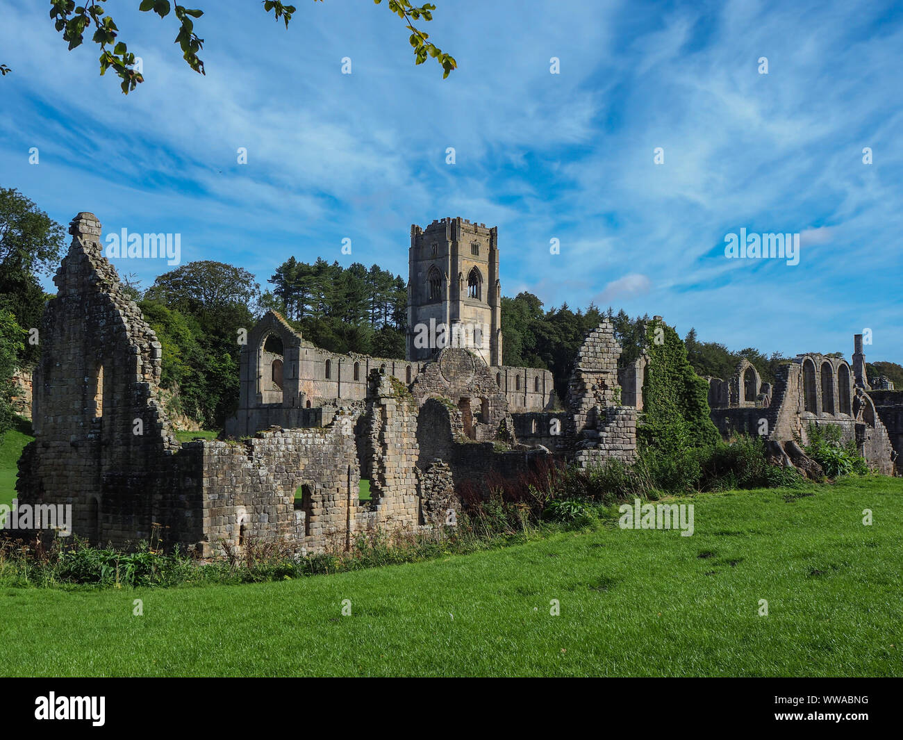 Historical yorkshire buildings hi-res stock photography and images - Alamy