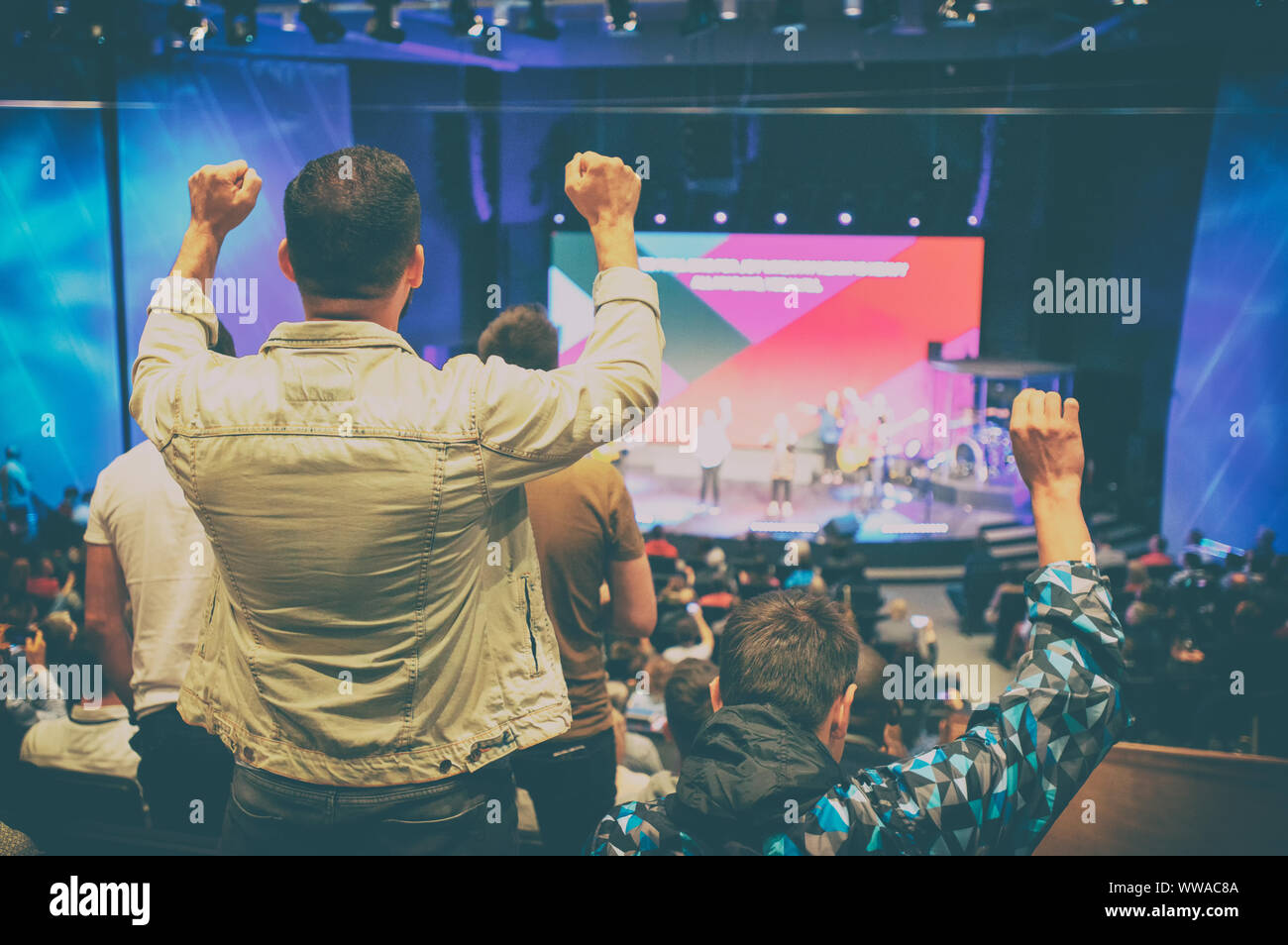 Christian worship together hi-res stock photography and images - Alamy