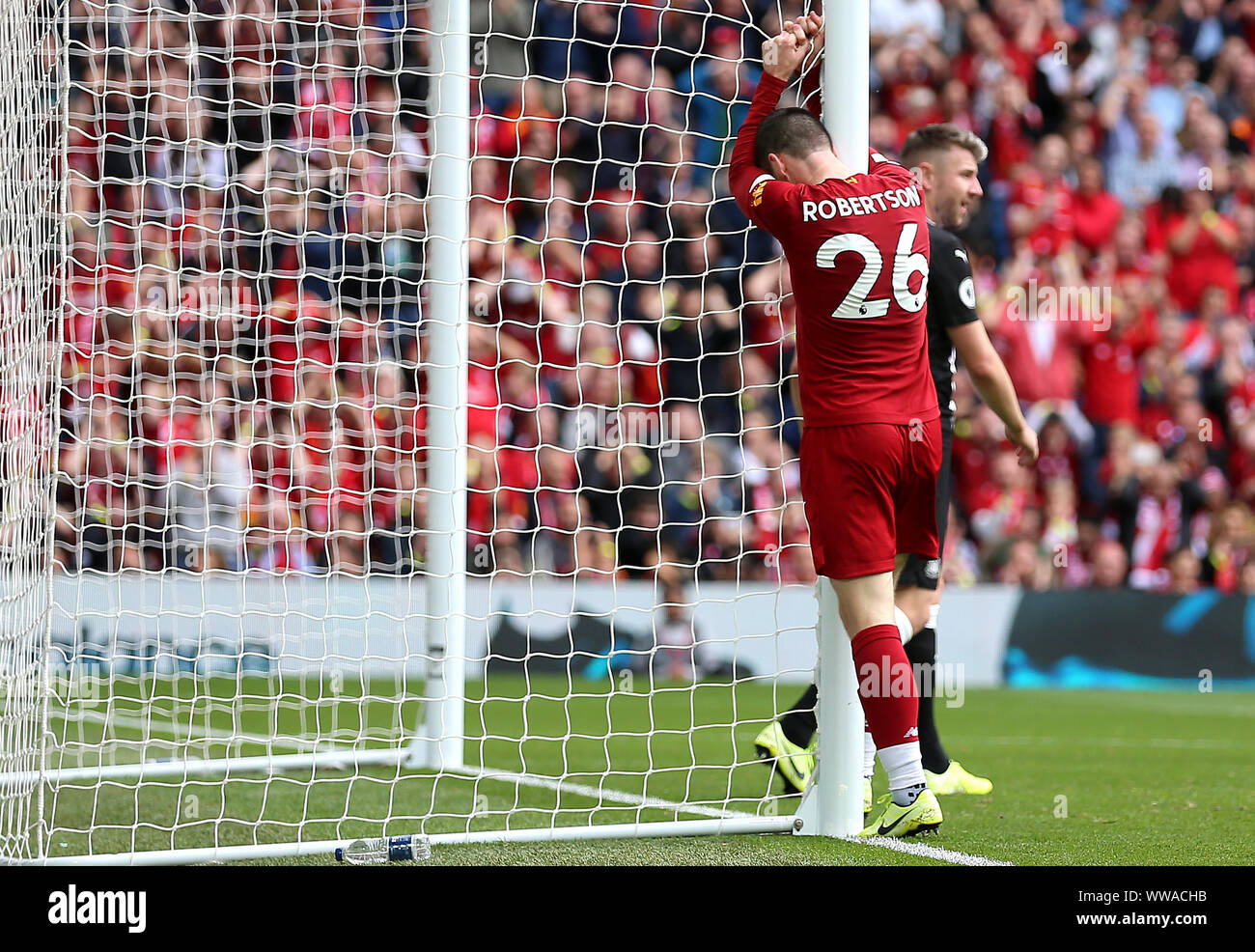 Goal shooting hi-res stock photography and images - Alamy