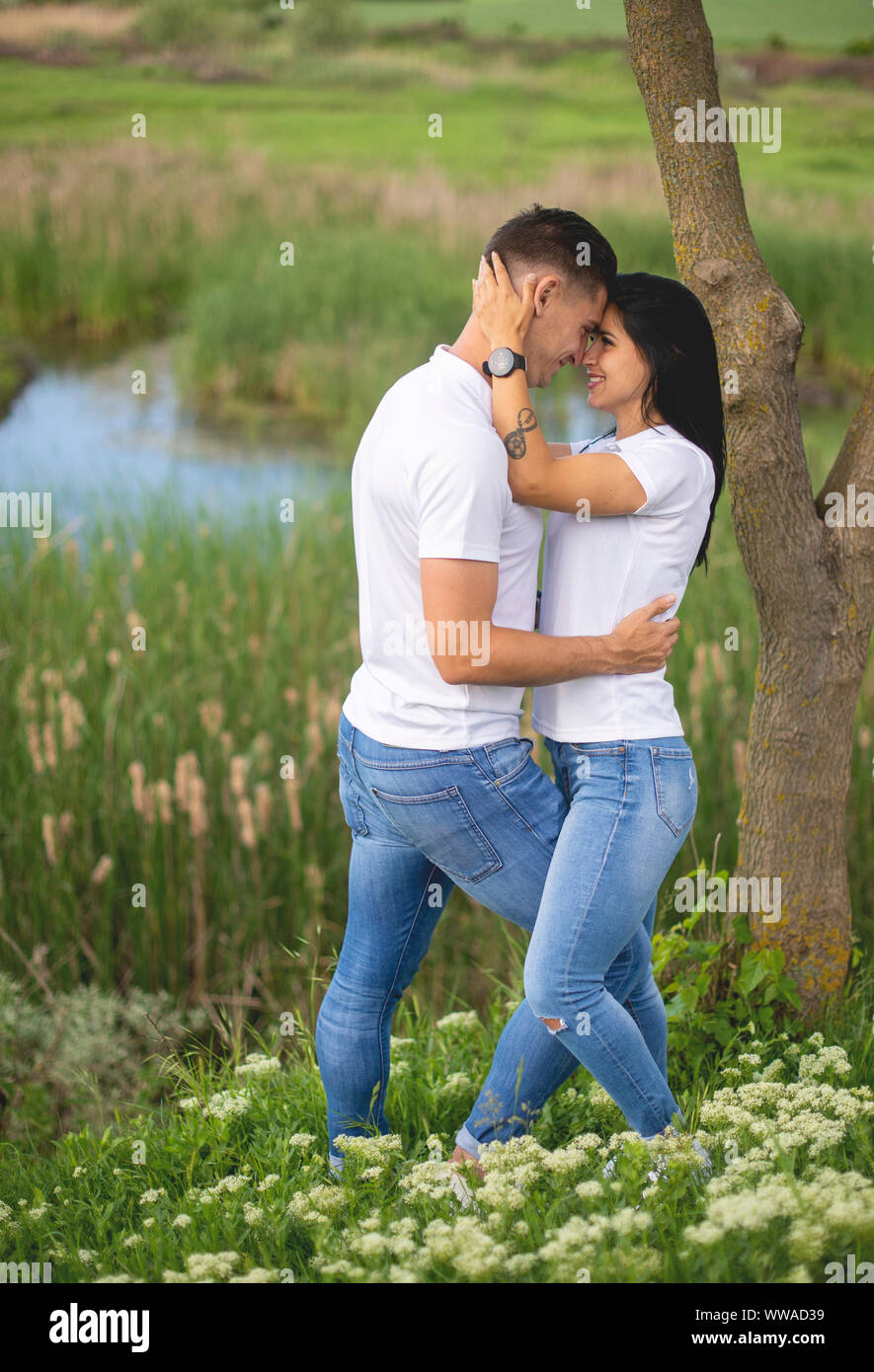 Romantic couple embracing vintage hi-res stock photography and images ...