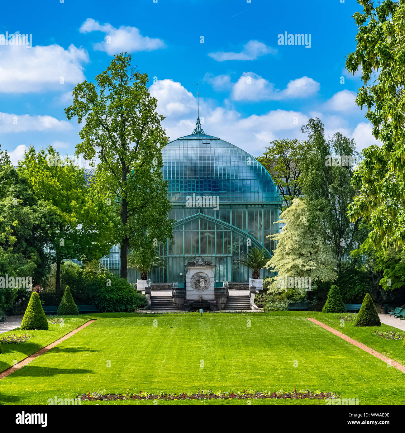 Paris, the Auteuil greenhouses, beautiful public garden in spring Stock ...