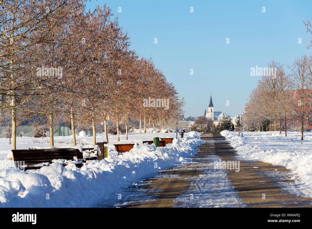 Alley with snow hi-res stock photography and images - Alamy