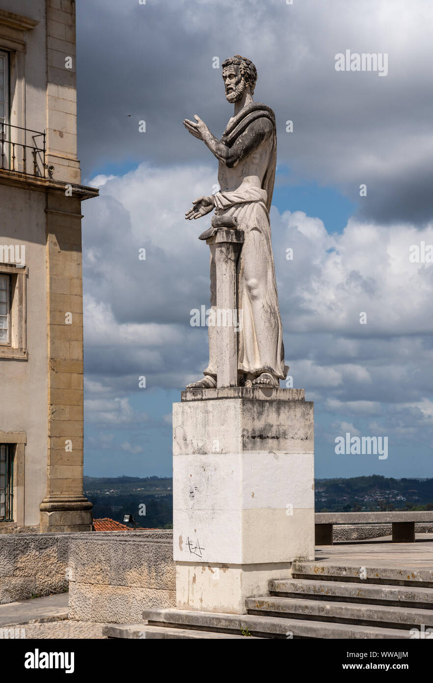 Old college university building statue hi-res stock photography and ...