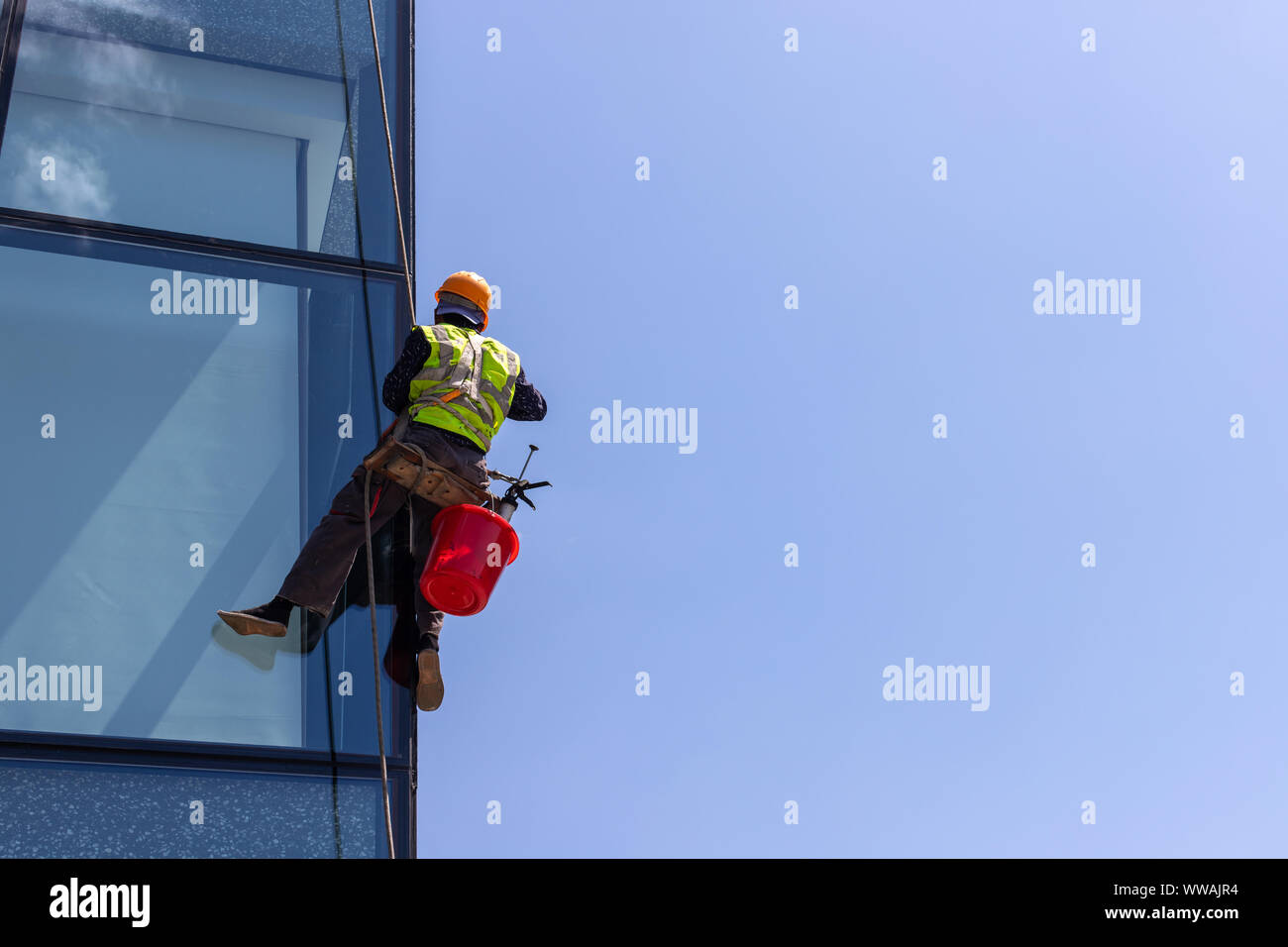 High rise window cleaner hi-res stock photography and images - Alamy