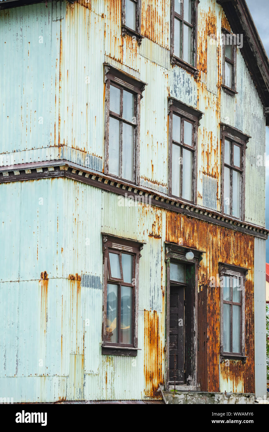 Sheet metal house hi-res stock photography and images - Alamy
