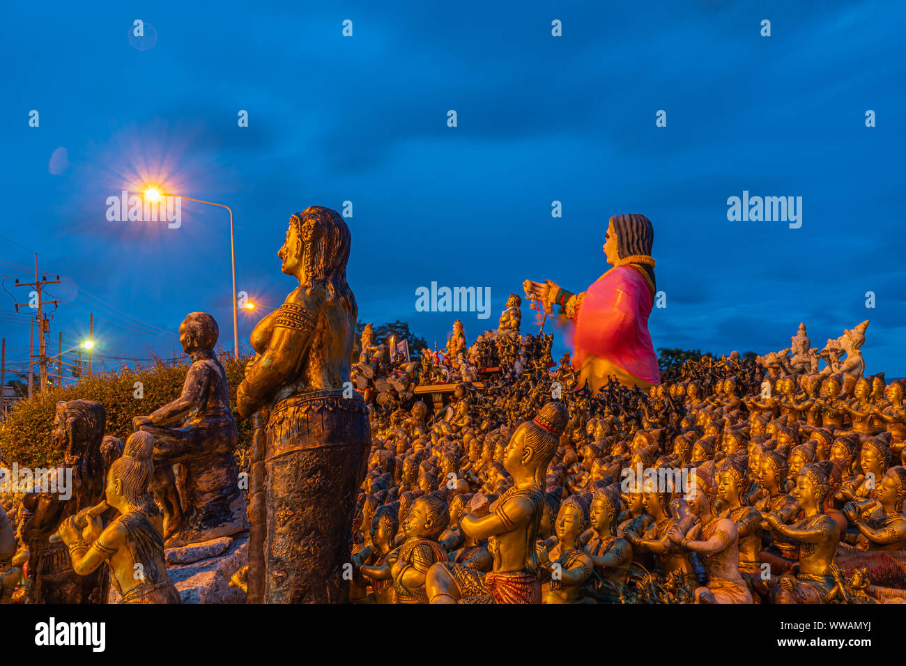 The giant statue in Sunthorn Phu's literature is located at the ...