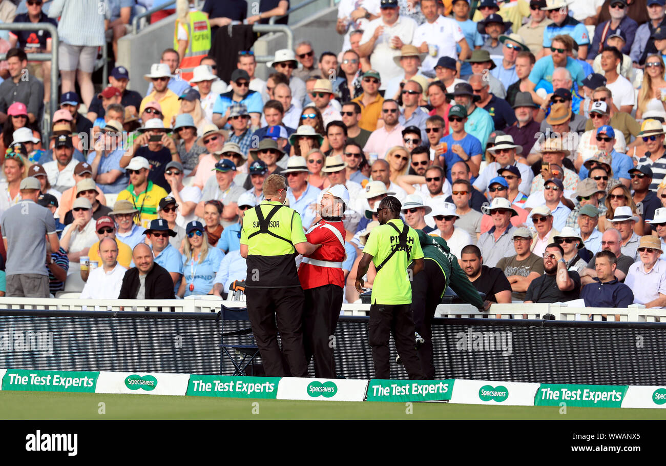 Oval test match ground hi-res stock photography and images - Alamy