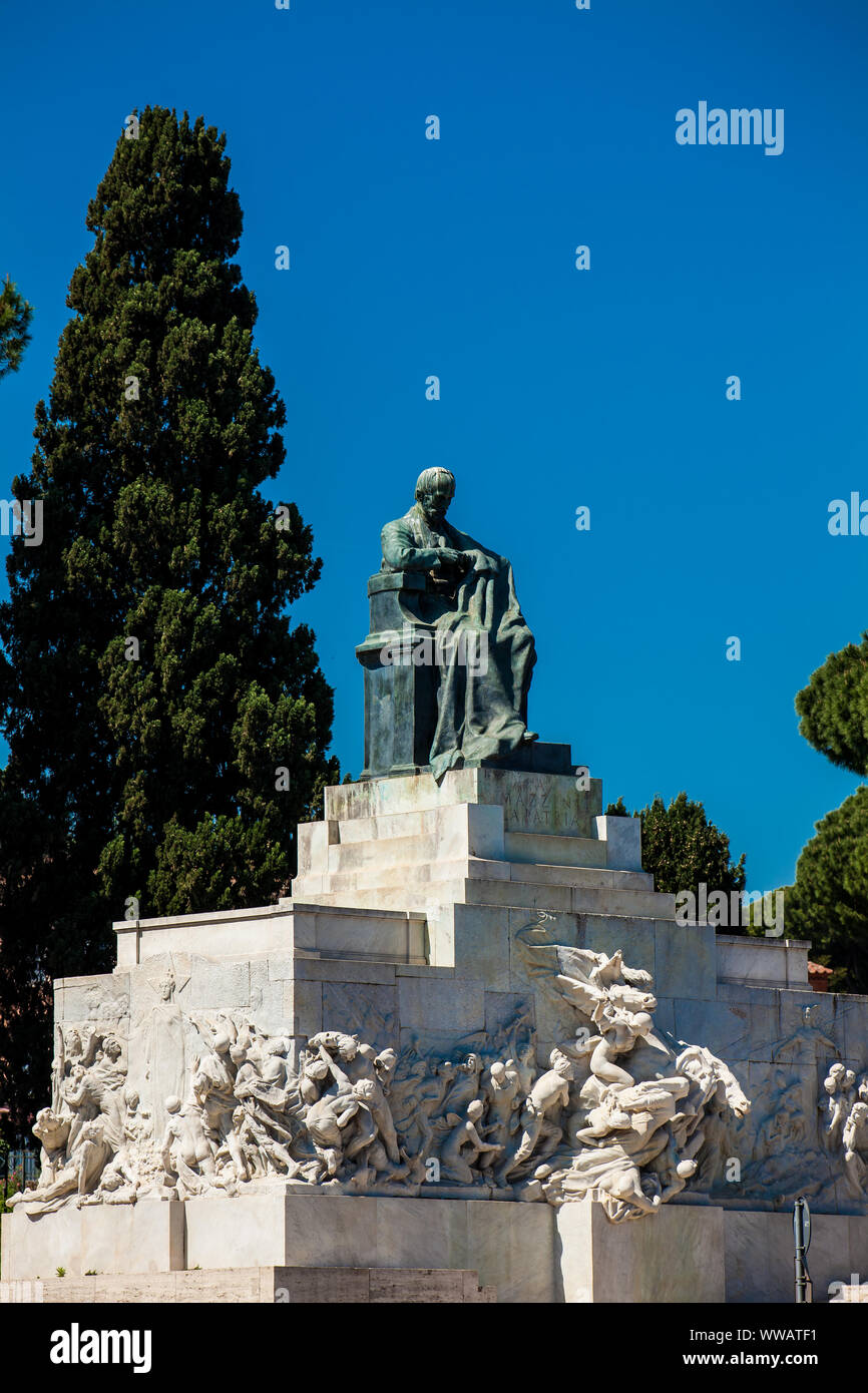 Giuseppe mazzini monument hi-res stock photography and images - Alamy