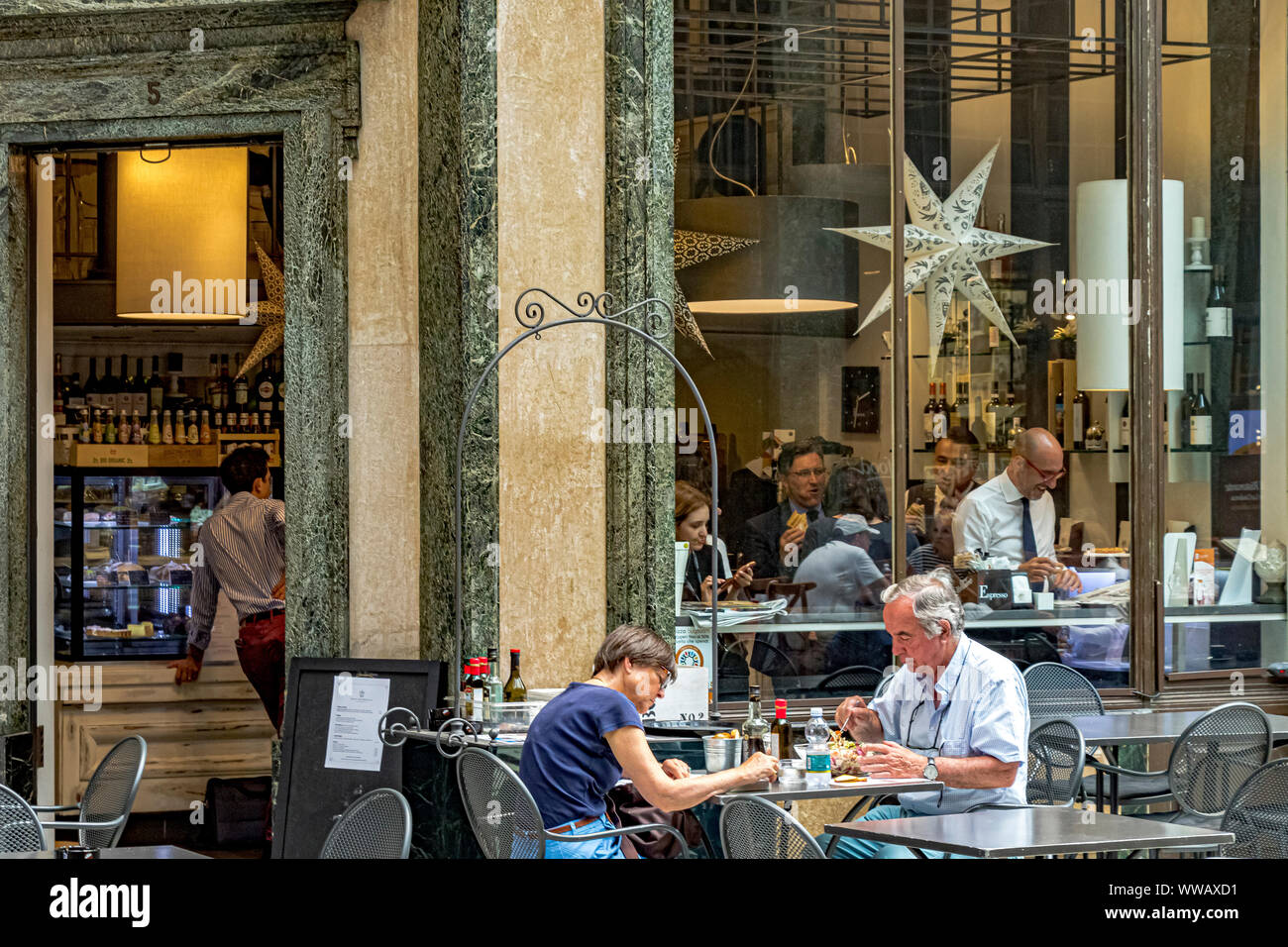 Italian restaurant interior italy hi-res stock photography and images ...