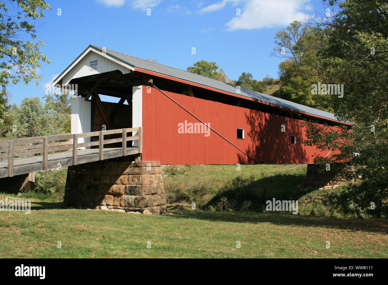 Rinard covered bridge hi-res stock photography and images - Alamy