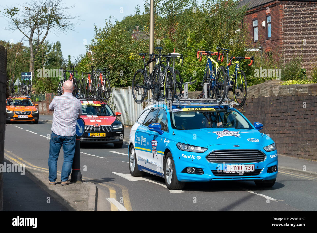 Cycling team support vehicle hi-res stock photography and images - Alamy
