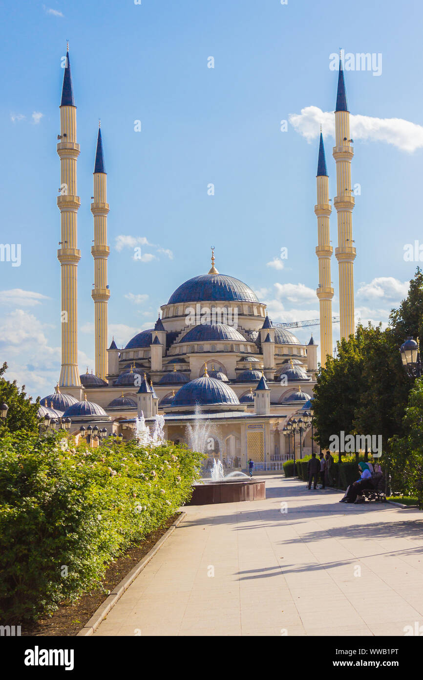 Akhmad Kadyrov Mosque (officially known as The Heart of Chechnya) in ...