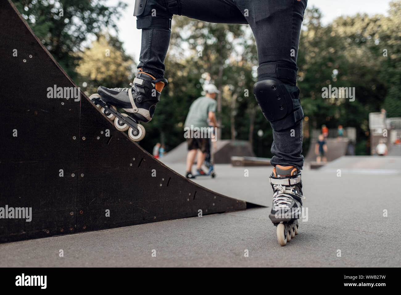 Inline skater skate park ramp hi-res stock photography and images - Alamy