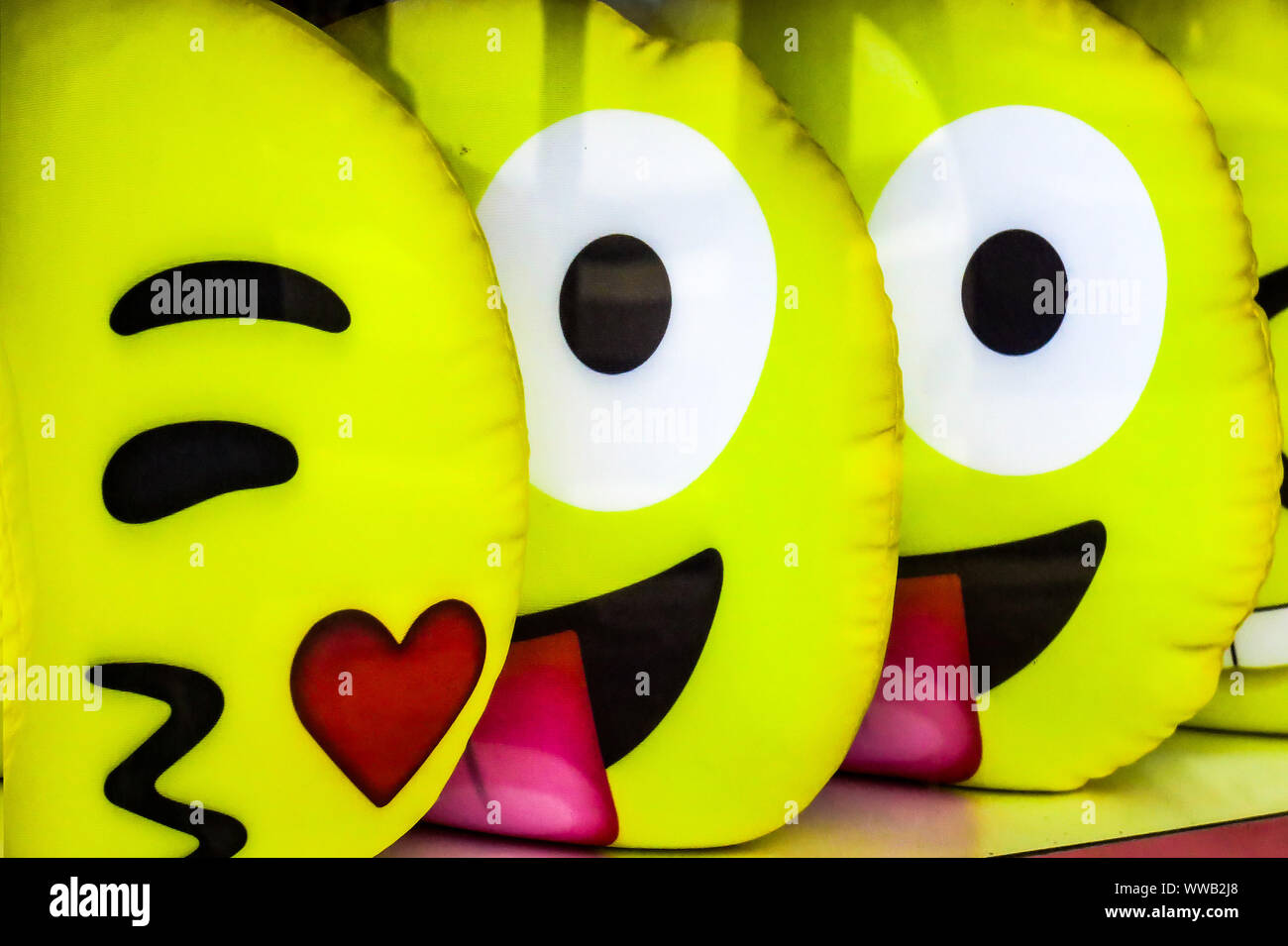Yellow facs hi-res stock photography and images - Alamy
