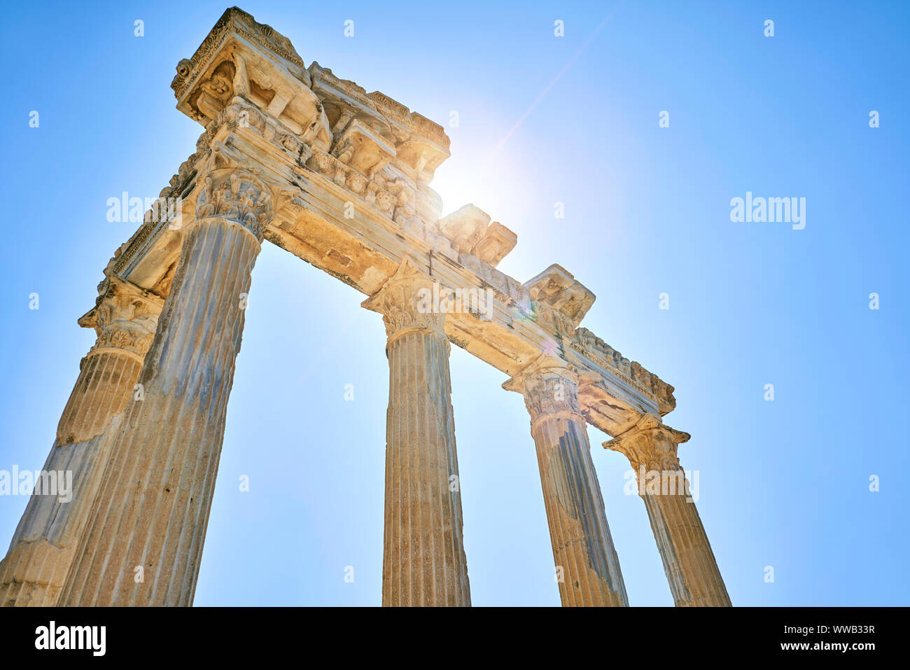 Luxor city roman ruins hi-res stock photography and images - Alamy