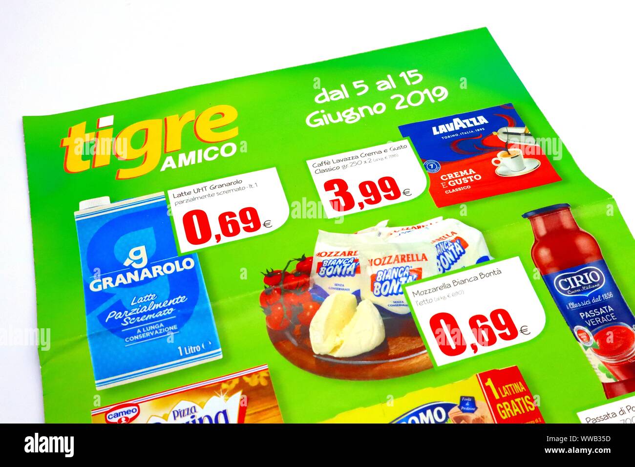Weekly Ad Flyer of TIGRE Supermarket Stock Photo - Alamy